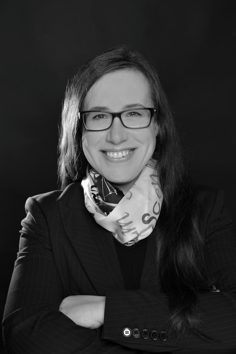 ABOUT ME - ANGELA BUENGER